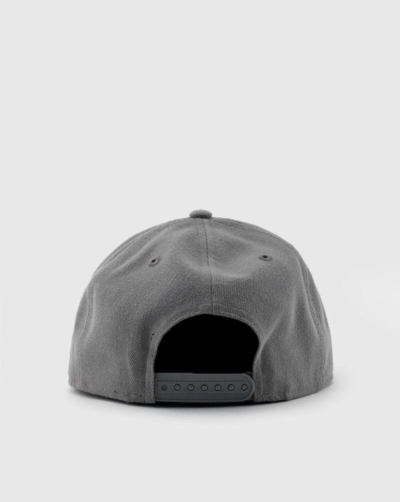 Shop New Era 9Fifty Yankees Color Basic Fitted Hat 80780547 grey | SNIPES USA