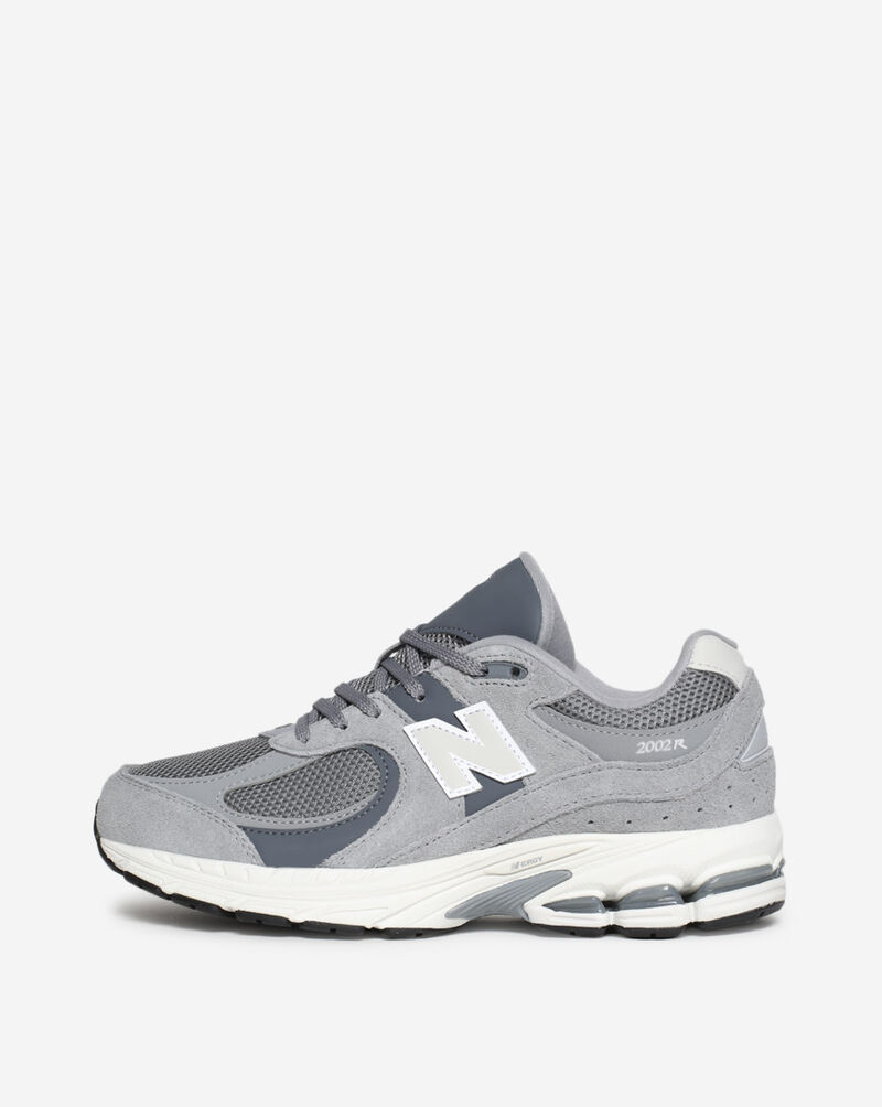 Shop New Balance Grade School 2002R GC2002ST grey | SNIPES USA