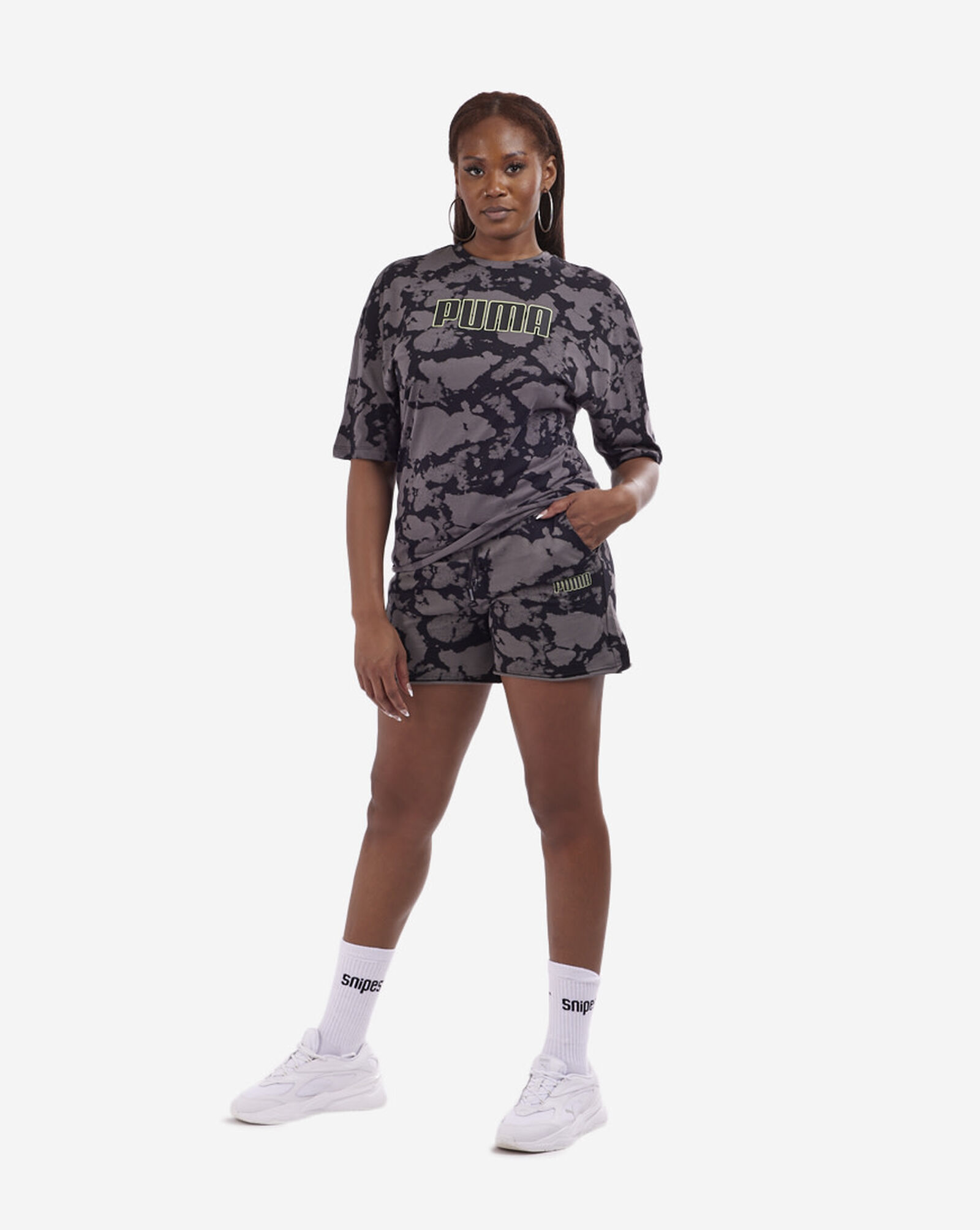 Shop PUMA Summer Graphic Tee 848411-01 black | SNIPES USA