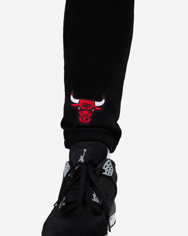 Shop PRO STANDARD Chicago Bulls Logo Sweatpants BCB454219-BKR black ...