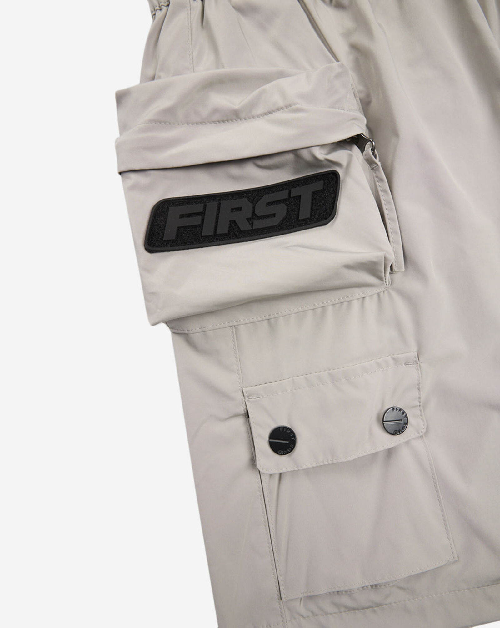 Shop First Row Grade School 3D Cargo Shorts FRBS3009S-STE grey | SNIPES USA