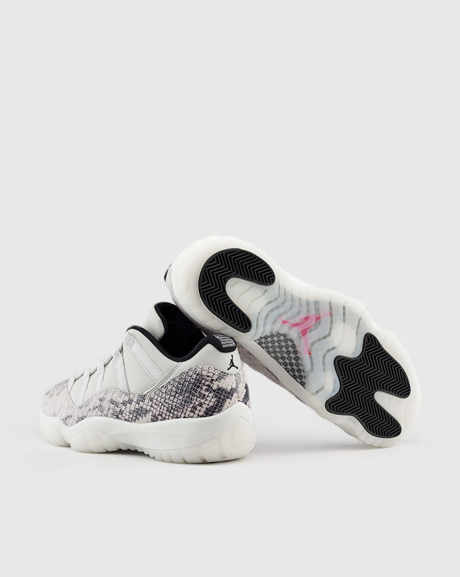 Jordan 11 Oreo