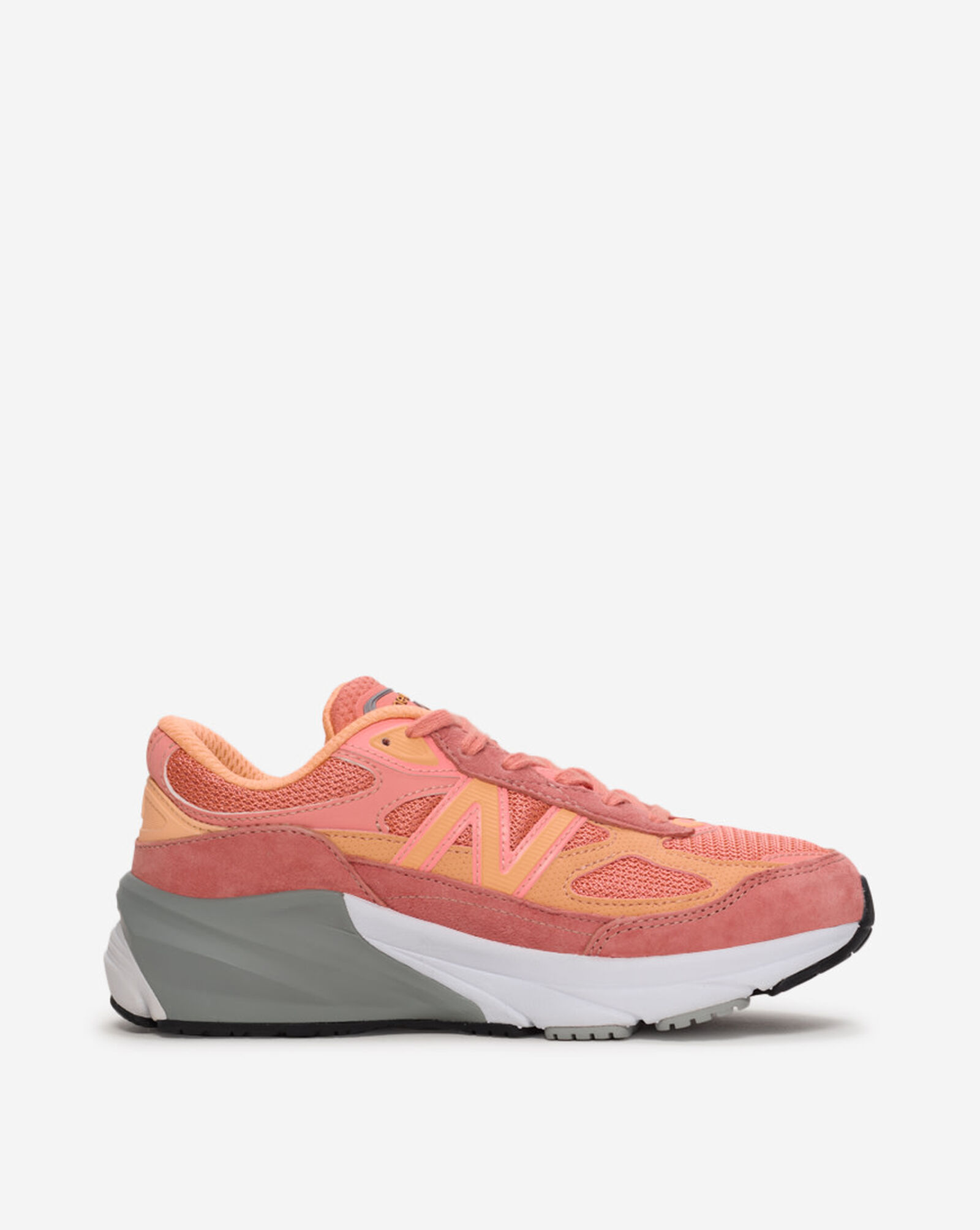 Shop New Balance Grade School 990v6 GC990SR6 pink | SNIPES USA