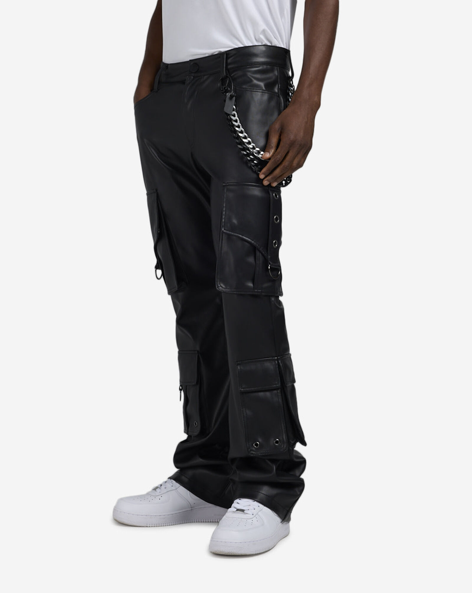 Shop Smoke Rise Cargo PU Pants WP25693SNZ-BLK black | SNIPES USA