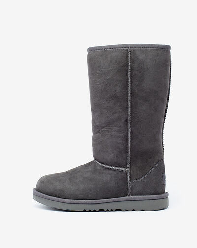 UGG® Boots, Slippers, Sandals, Moccasins & Shoes | Snipes USA