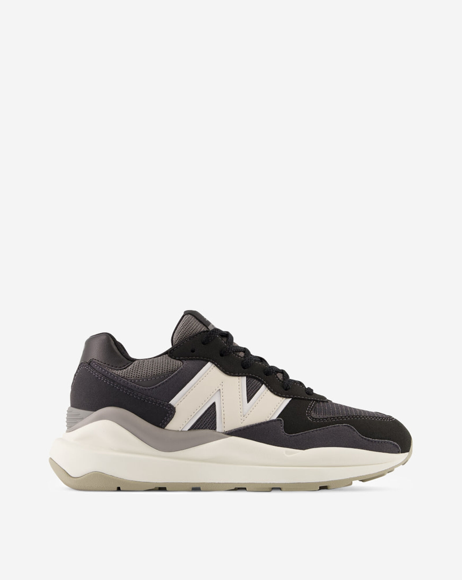 Shop New Balance Grade School 57/40 GC5740RS black | SNIPES USA