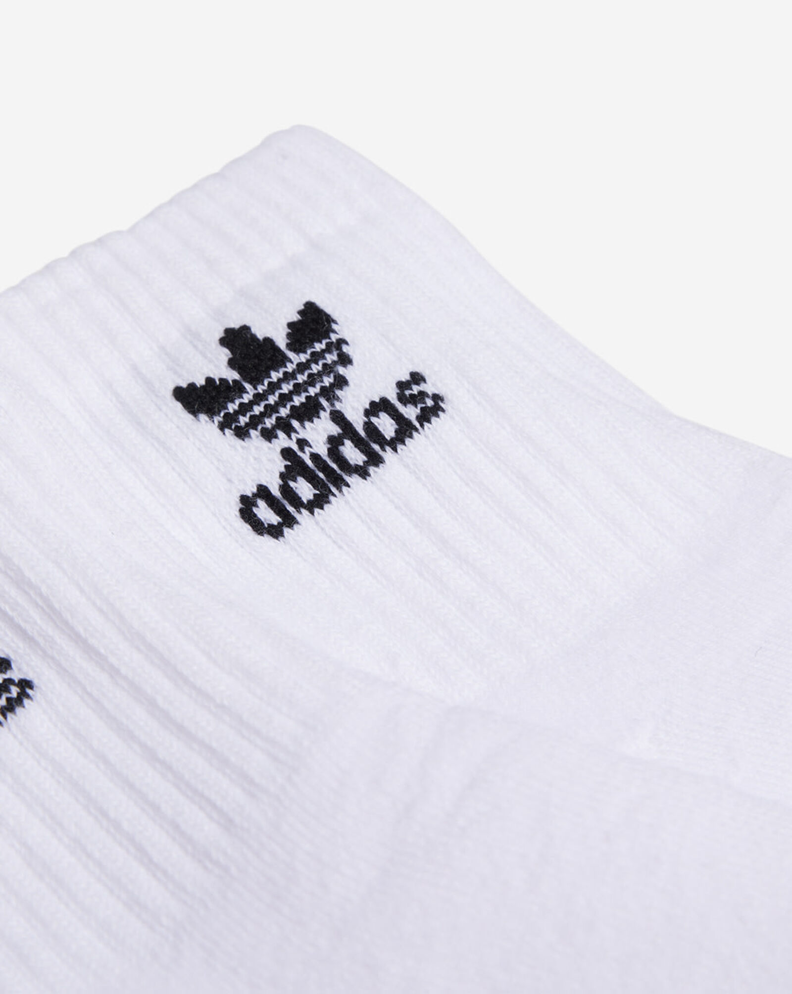 Shop adidas Originals Trefoil 6PK Quarter Socks BH6436B black | SNIPES USA