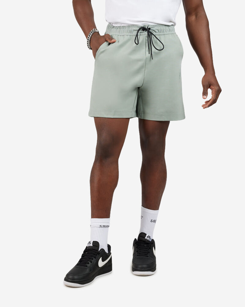 Shop Nike Lightweight Tech Shorts DX0828-330 green | SNIPES USA
