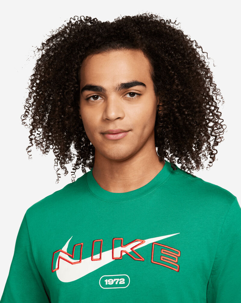 Shop Nike NSW Essential Club Tee FV5711-365 green | SNIPES USA