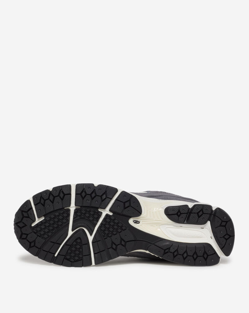 Shop New Balance 2002R M2002RFB blue | SNIPES USA