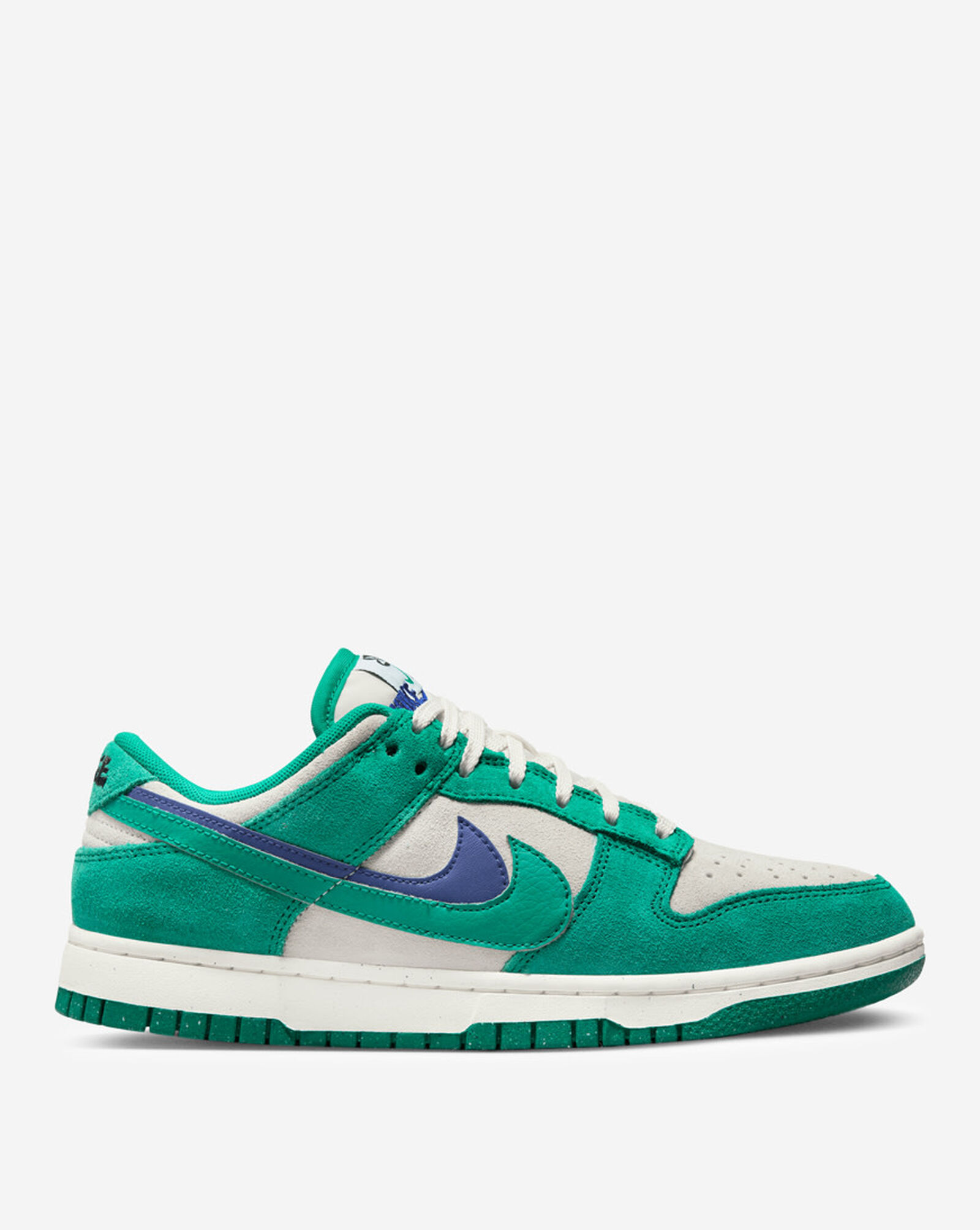 Shop Nike Dunk Low DO9457-101 green | SNIPES USA