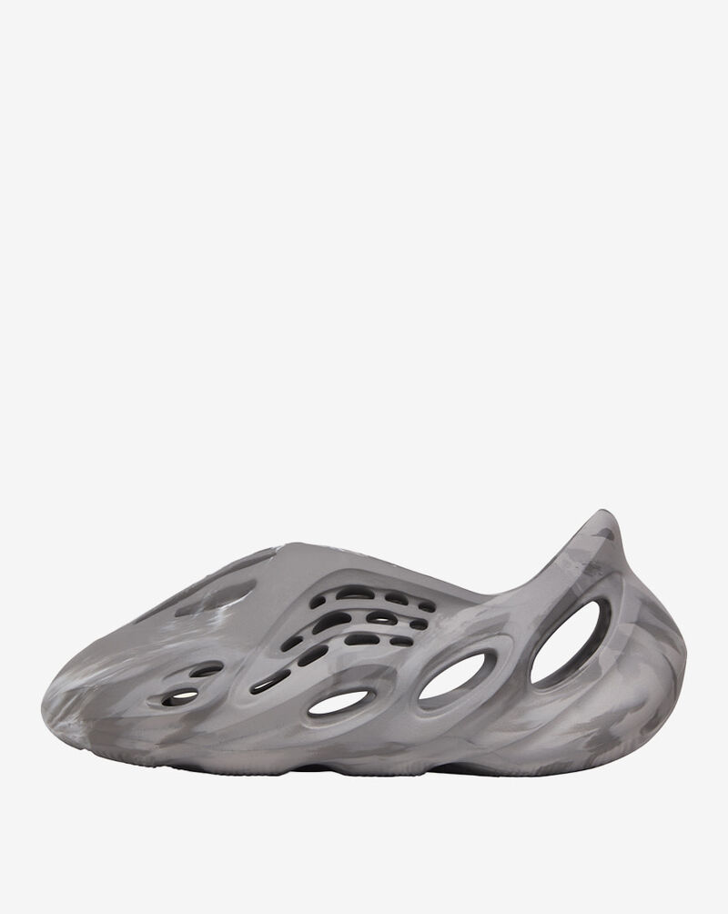 Shop adidas YEEZY FOAM RNR IE4931 grey | SNIPES USA