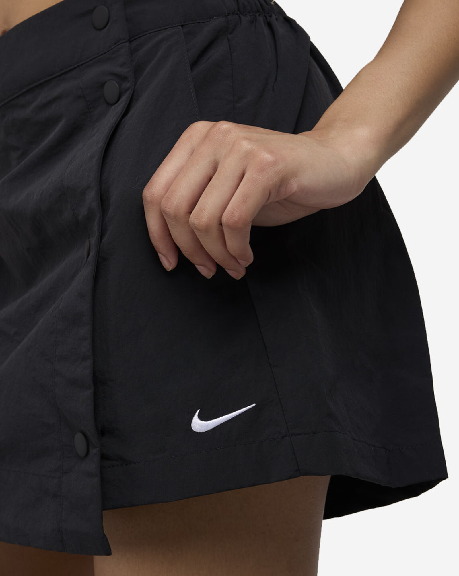 Shop Nike NSW Essential Woven Skort HM6979-010 black | SNIPES USA