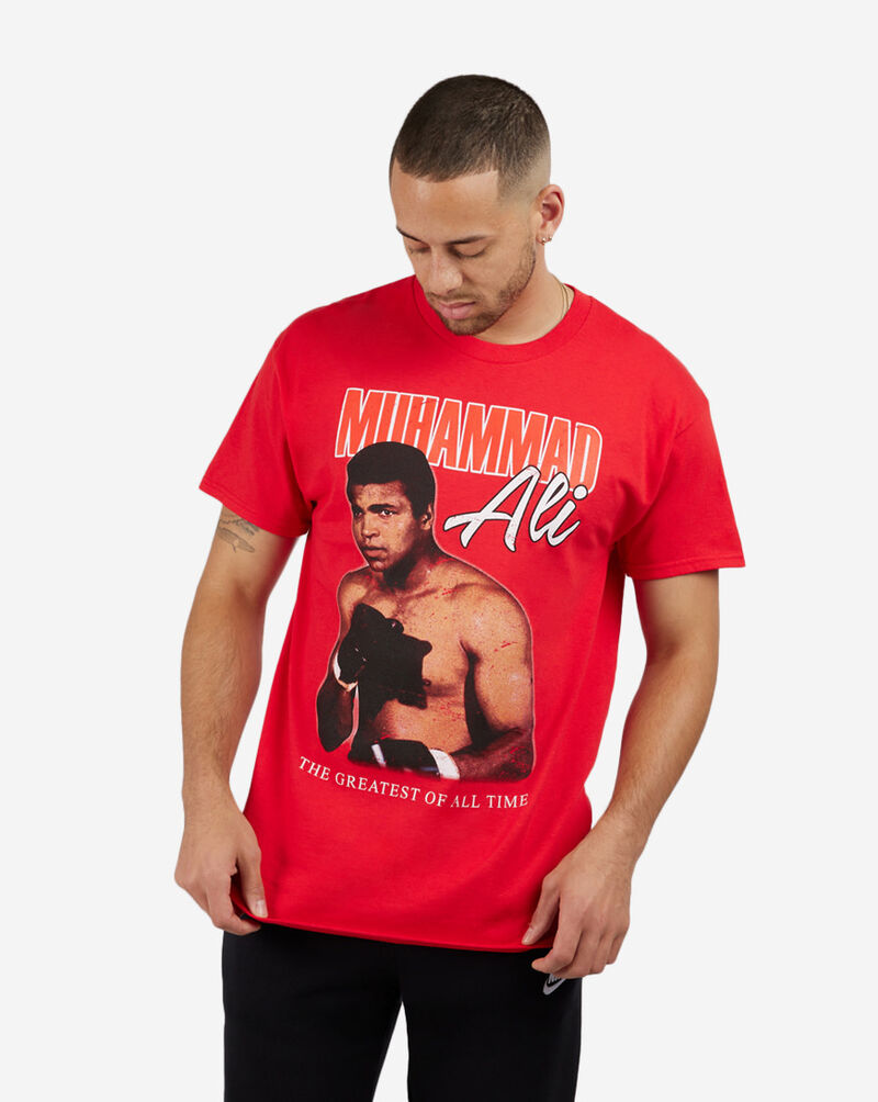 Shop Graphic Tees Muhammad Ali Greatest Tee MUA1151XX red | SNIPES USA