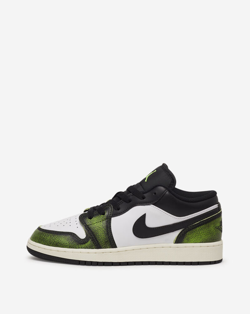 Shop Jordan Grade School Air Jordan 1 Low SE DO8244-003 green | SNIPES USA